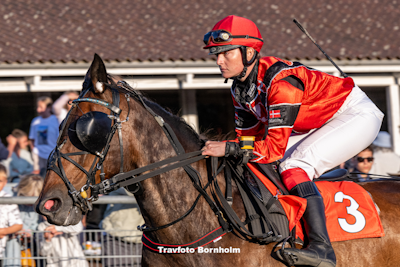 Asger Molar og Nicole er fortsat ubesejrede på Bornholm » TRAVSERVICE